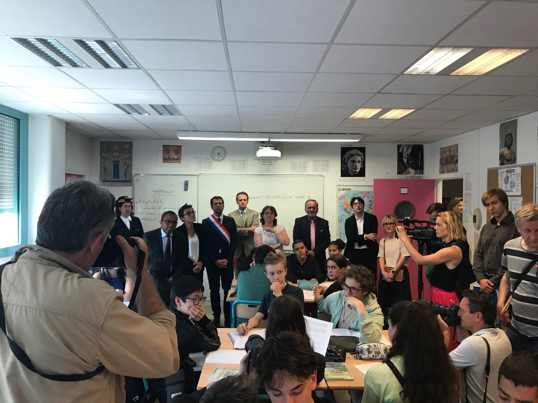 Visite du Ministre Pap NDIAYE au collège Watteau - Ville de Nogent-sur ...
